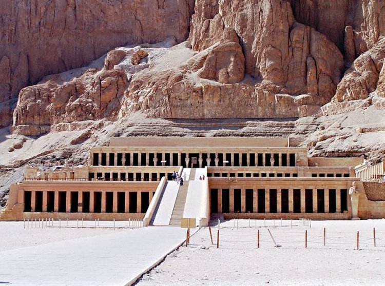 Why Was Pharaoh Hatshepsut's Reign Virtually Erased From History ...