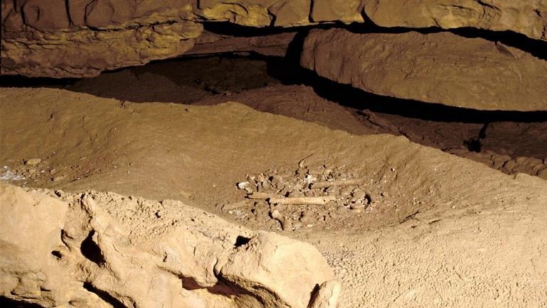 French Grotte de Cussac Cave Reveals Secrets On Life And Death 25,000 ...
