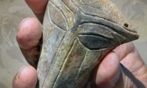 6,000-Year-Old Bizarre, Mouthless 'Alien' Mask Unearthed In “The Salt ...