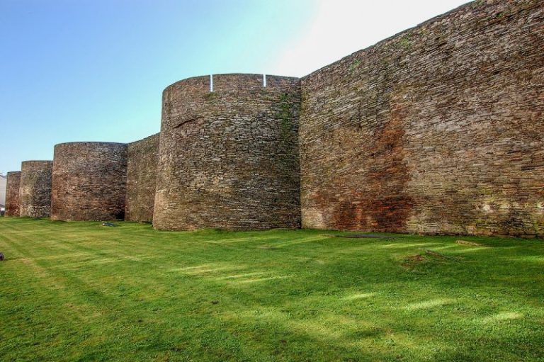 Walls Of Lugo: Finest Example Of Late Roman Fortifications - Stands The ...
