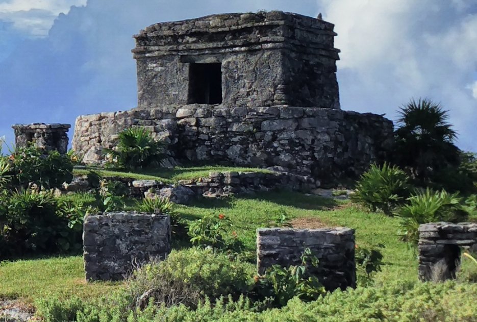 Maya Site With At Least 300 Buildings Some Of Which Are Over 8 Meters ...