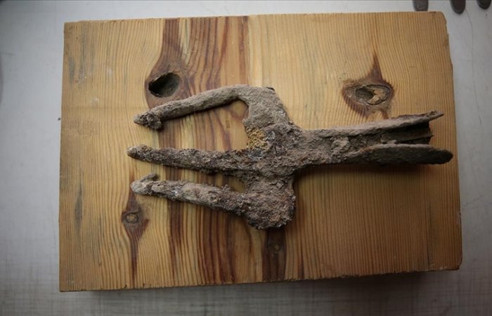1700-Year-Old Iron Trident Found In The Ancient City Of Assos, Turkey ...
